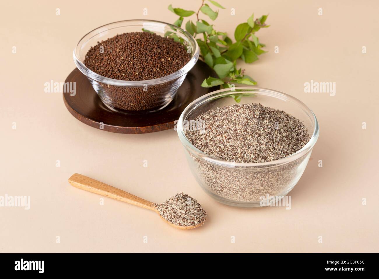 Perilla powder hi-res stock photography and images - Alamy