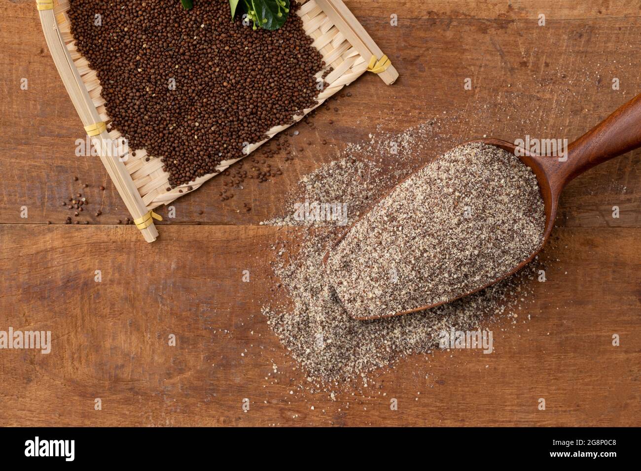 Perilla powder hi-res stock photography and images - Alamy
