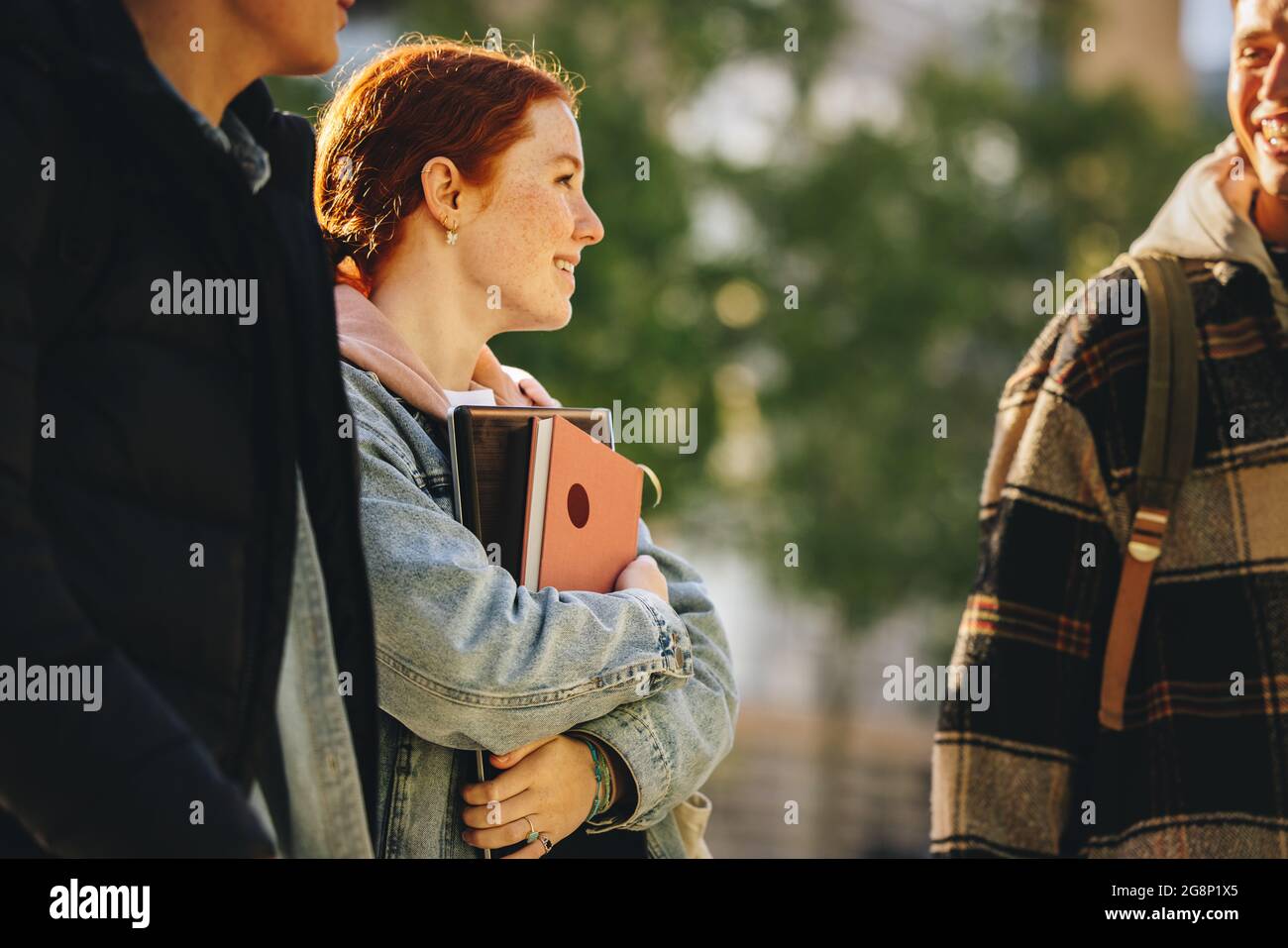 Students walking outside High Resolution Stock Photography and Images ...