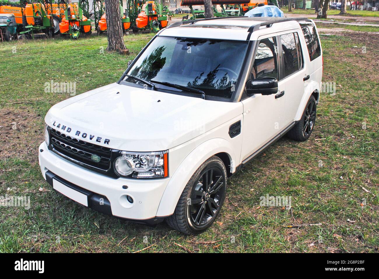 Black and white range rover hi-res stock photography and images - Alamy