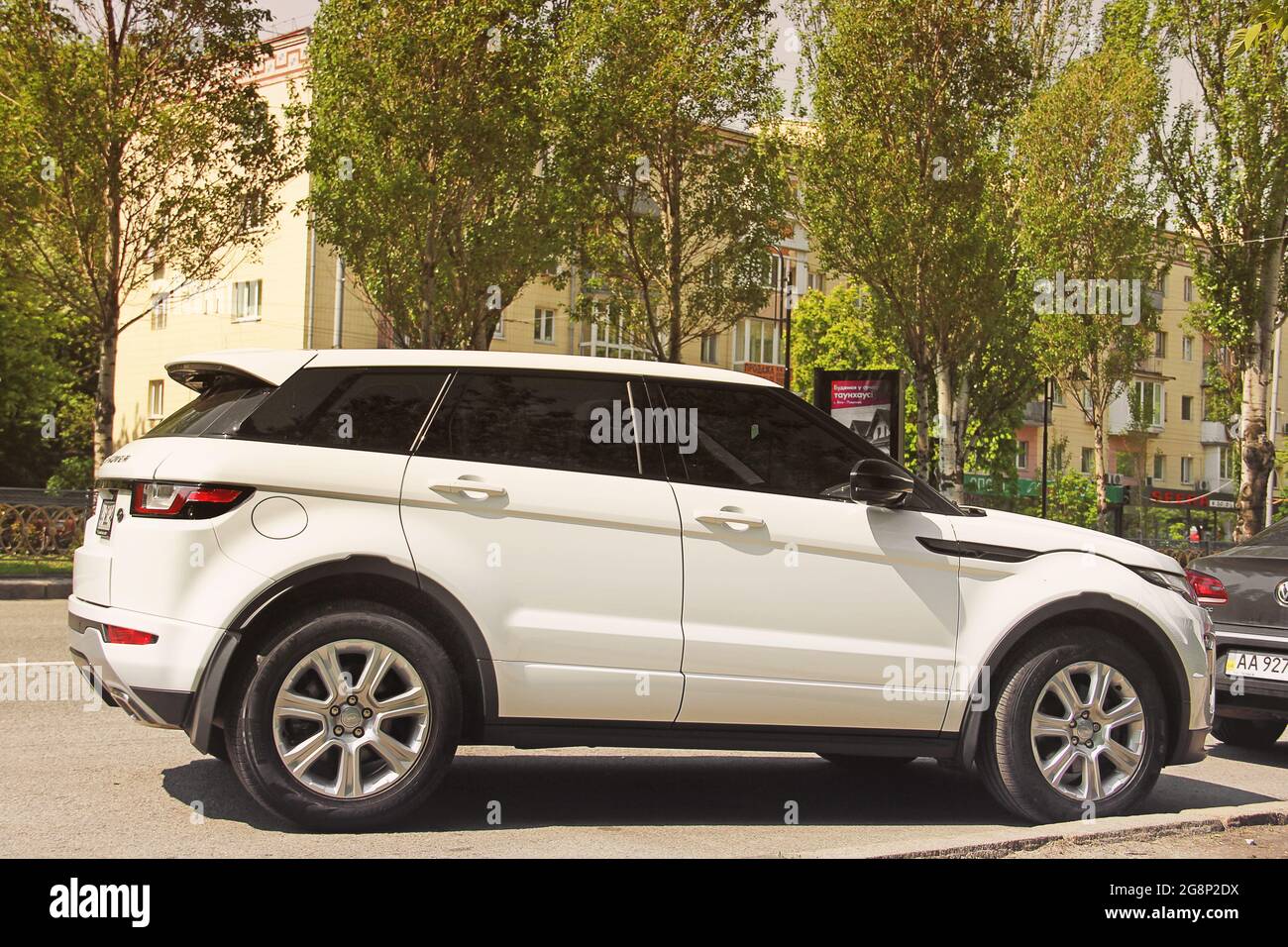 Range Rover Evoque White With Black Roof
