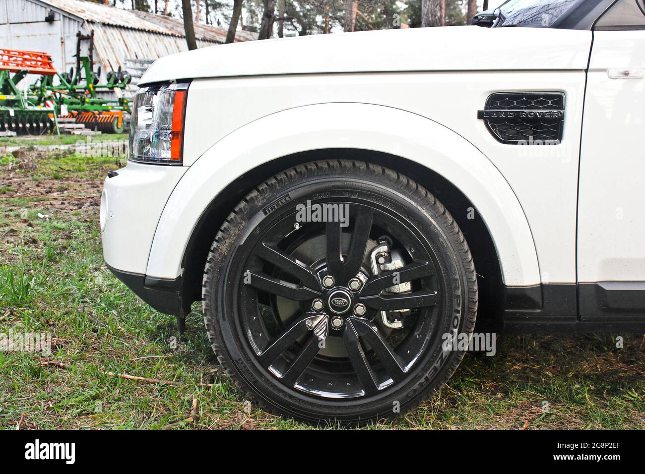 Kiev, Ukraine - April 20, 2016: White SUV Land Range Rover Discovery 4 ...