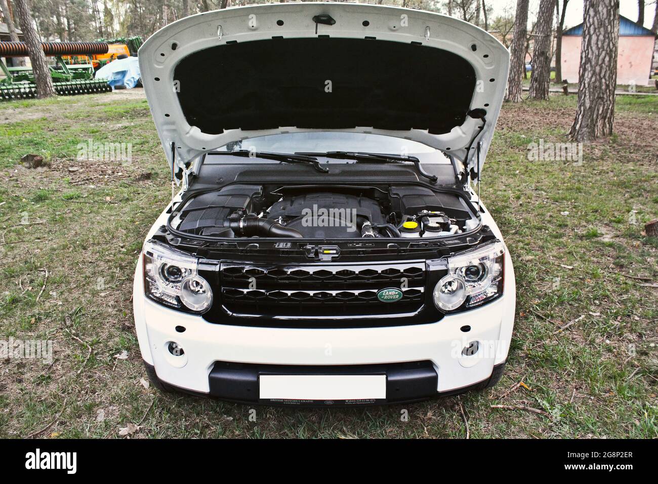 Land rover range rover gear hi-res stock photography and images - Alamy