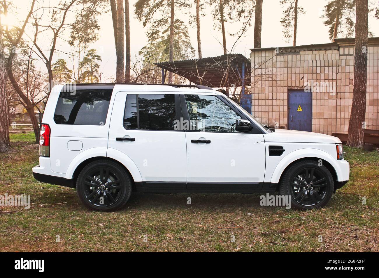 Kiev, Ukraine - April 20, 2016: White SUV Land Range Rover Discovery 4 ...