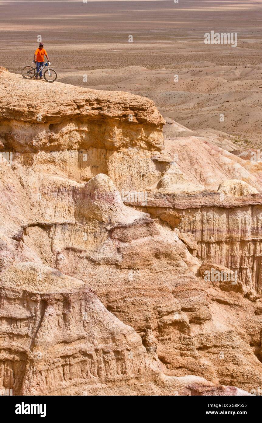 Mongolia Bike Challenge, Khuld to Tsagaan Suvarga, Mongolia, Central Asia, Asia Stock Photo - Alamy