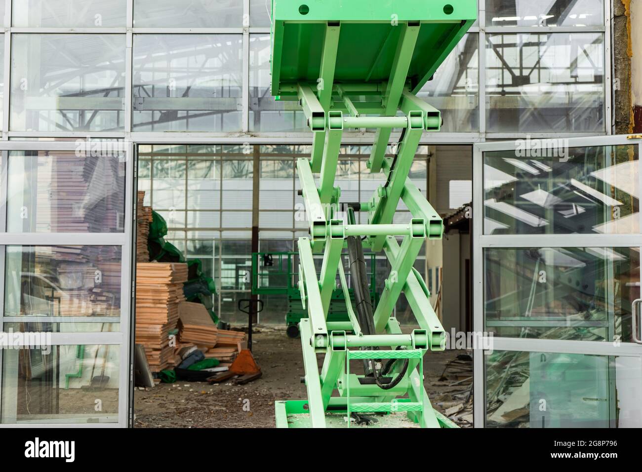 Hydraulic Lift In Building