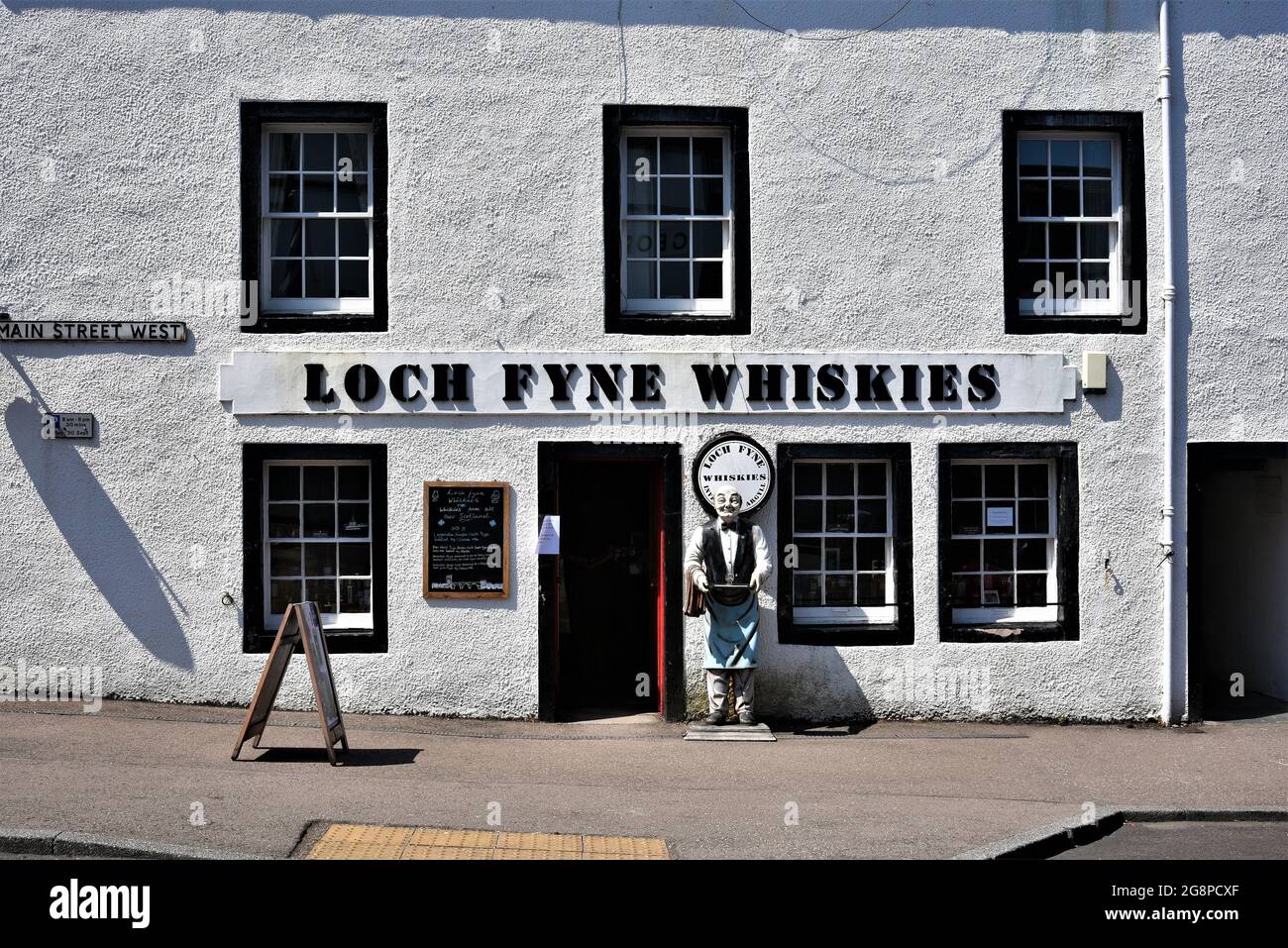Loch Fyne Whisky Shop Inveraray Stock Photo - Alamy