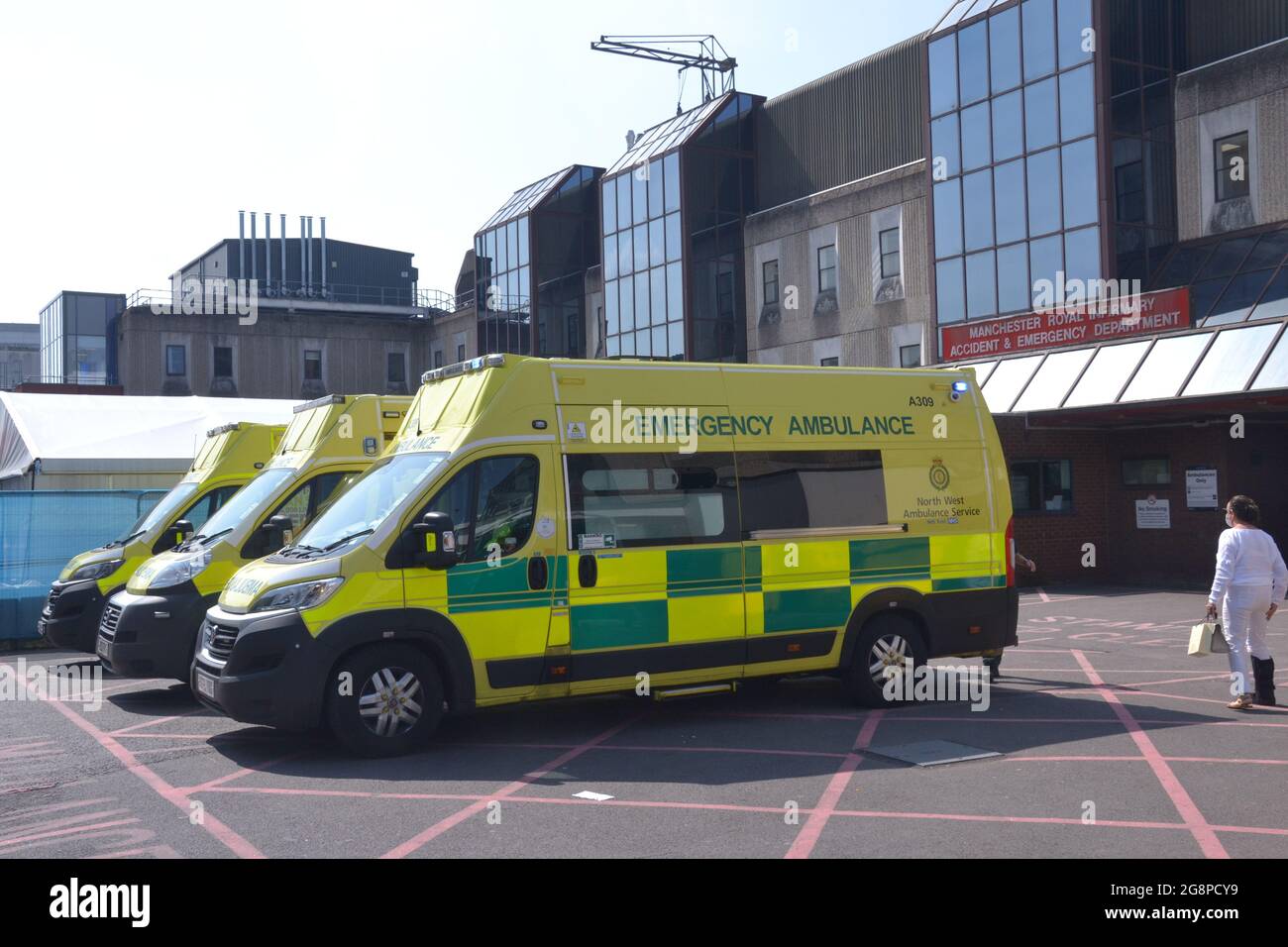 Manchester hospital ambulance hi-res stock photography and images - Alamy