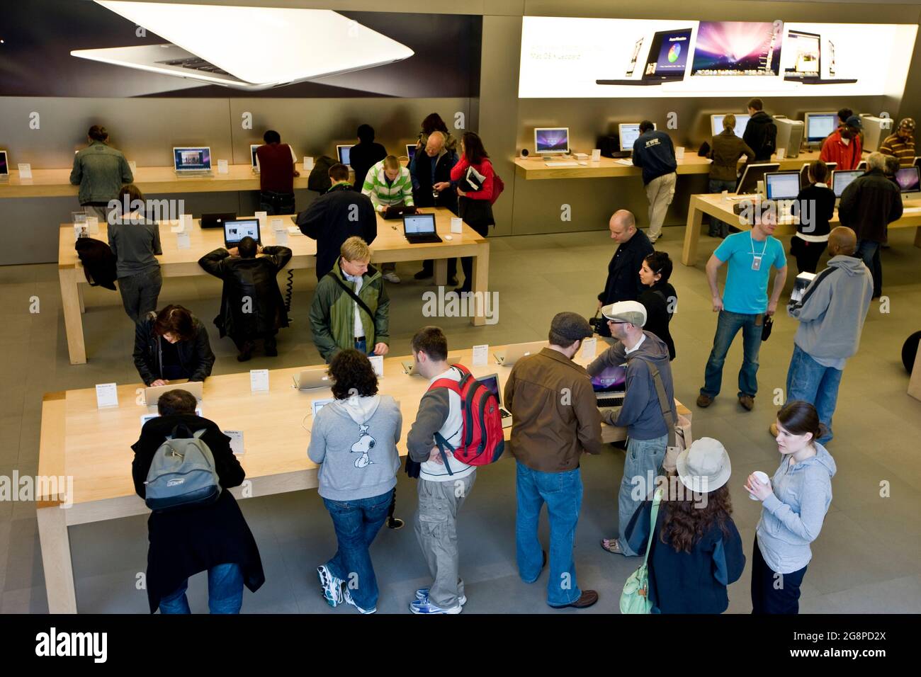 Apple Store, New York City, New York, USA Stock Photo - Alamy