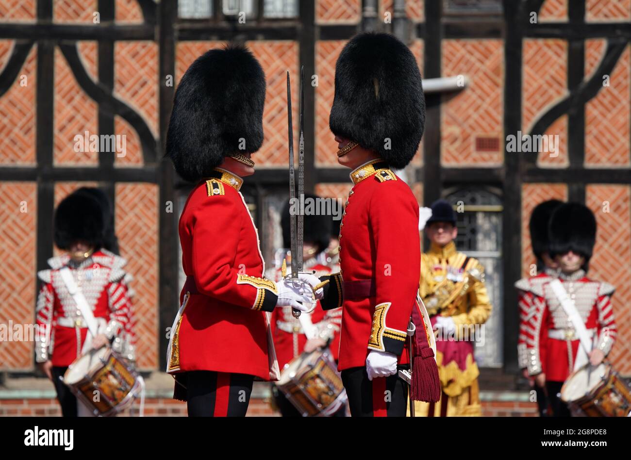 Grenadier guards officers hi-res stock photography and images - Alamy