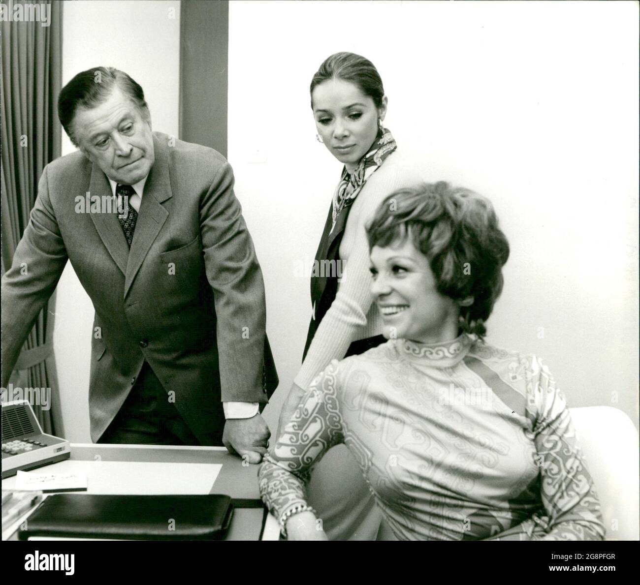 Hans Sönker, Eva Pflug und Monika Peitsch in der deutschen Krimiserie ...