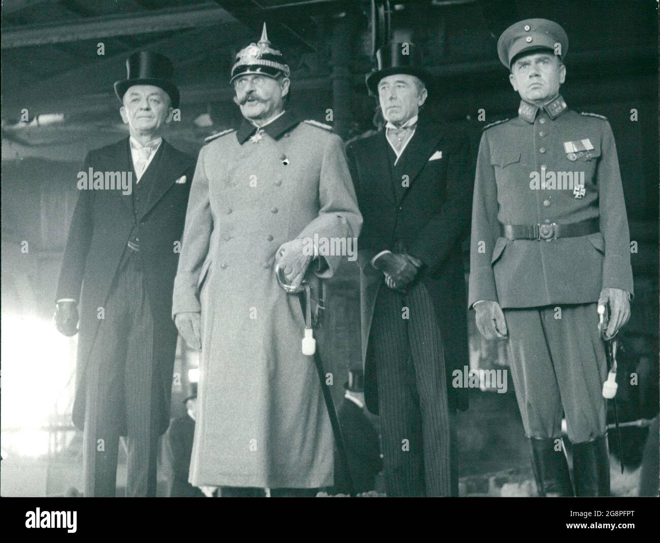 Gegen Ende des ersten Weltkrieges erscheint der Kaiser Wilhelm im Risch ...