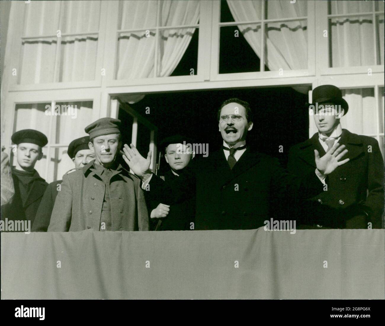 Szenenbild aus dem Film "Friedrich Ebert – Geburt einer Republik": Karl ...