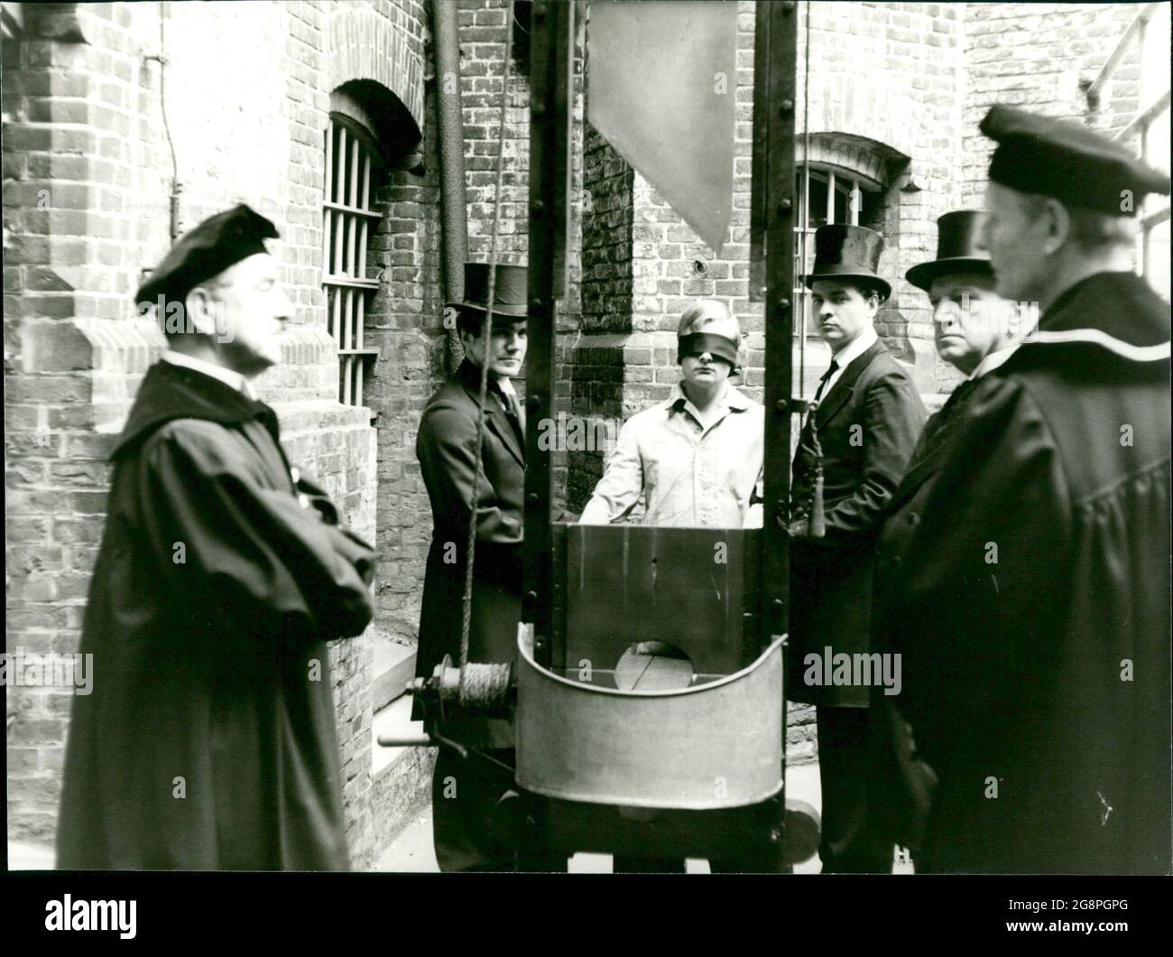 Szenenbild aus dem Film "Steig ein und stirb": Das Urteil ist gefallen ...