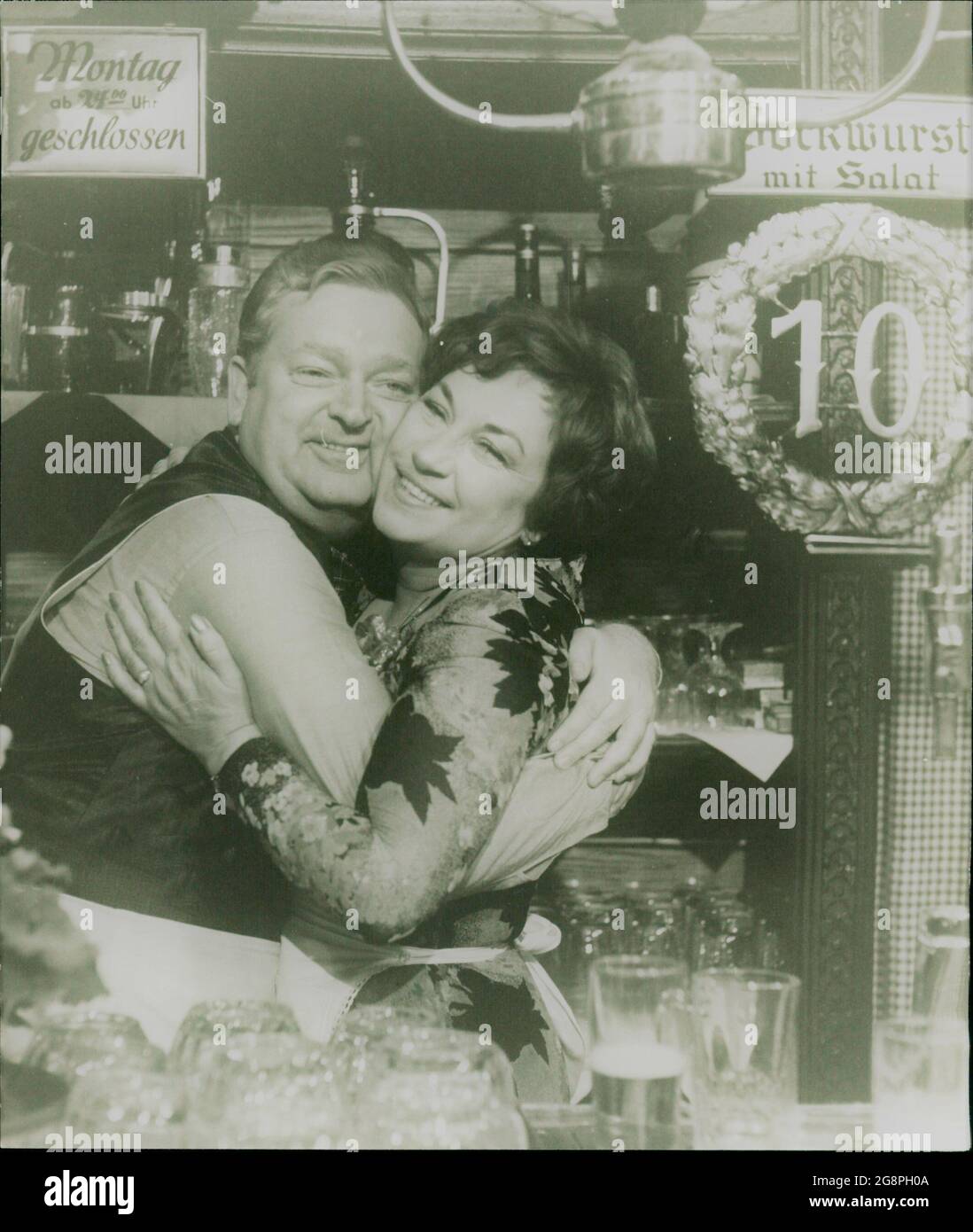 Szenenfoto zur Fernsehserie "Haifischbar": 10 Jahre Haifischbar! Grund ...