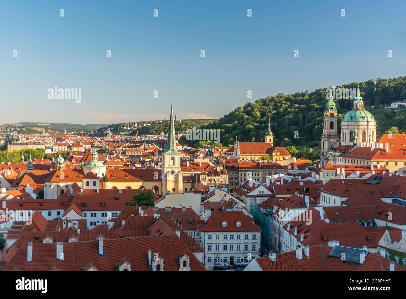 Rooftop prague castle red hi-res stock photography and images - Alamy