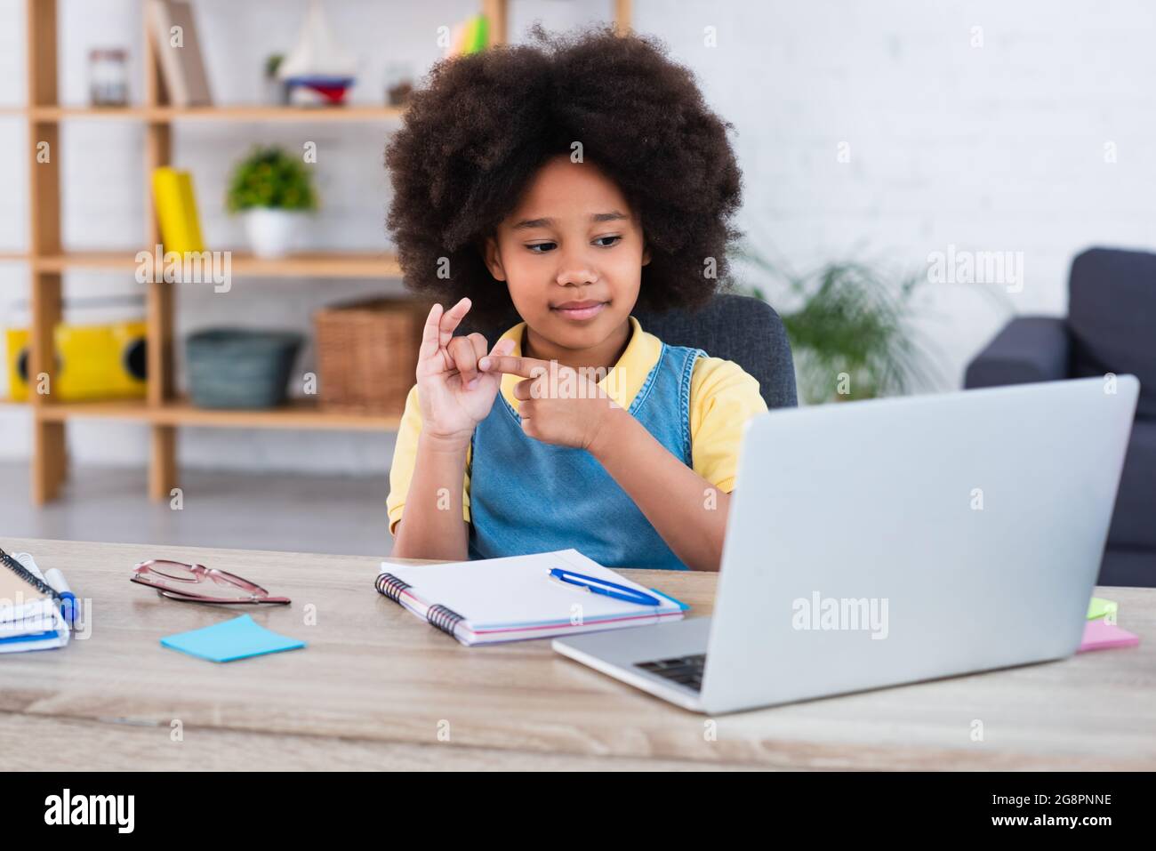 Girl counting fingers hi-res stock photography and images - Alamy