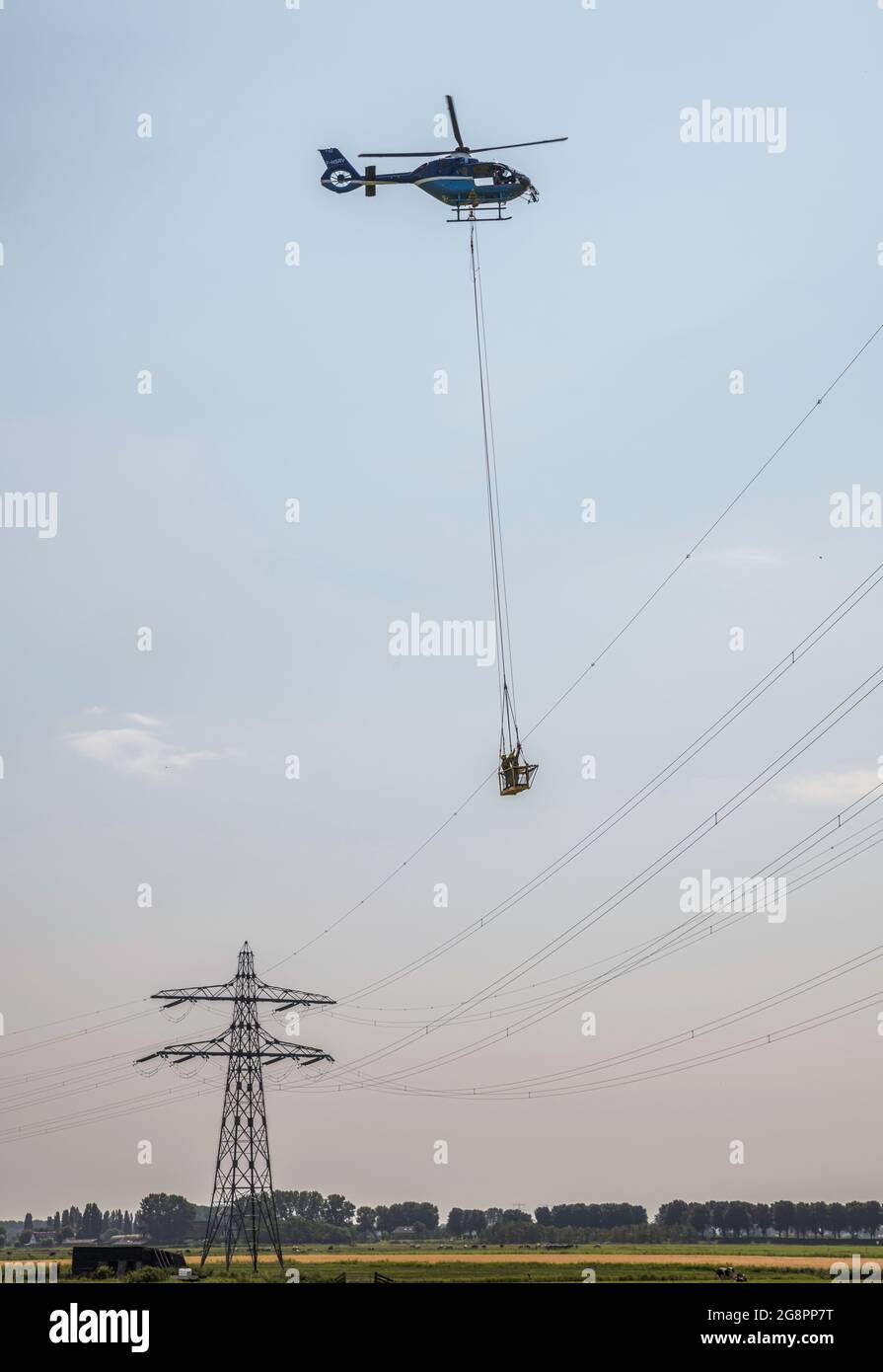 Powerline worker hi-res stock photography and images - Alamy