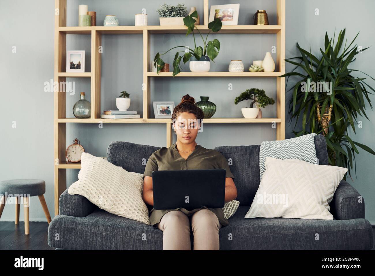 Everyone inside hi-res stock photography and images - Alamy