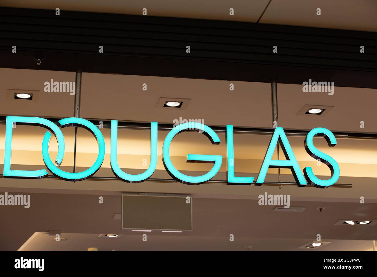 Douglas Geschäft in dem Einkaufszentrum Riem Arcaden in München am 13 ...