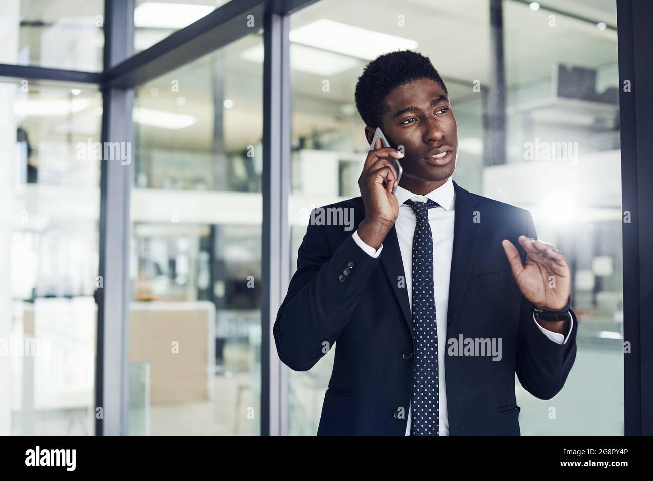 Listen speaking hi-res stock photography and images - Alamy
