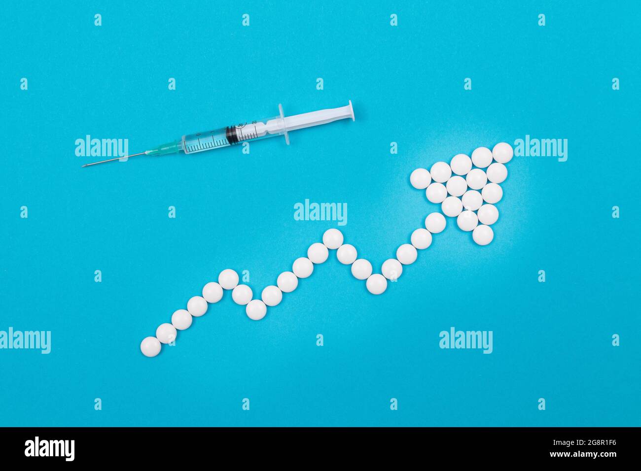 Arrow global hi-res stock photography and images - Alamy