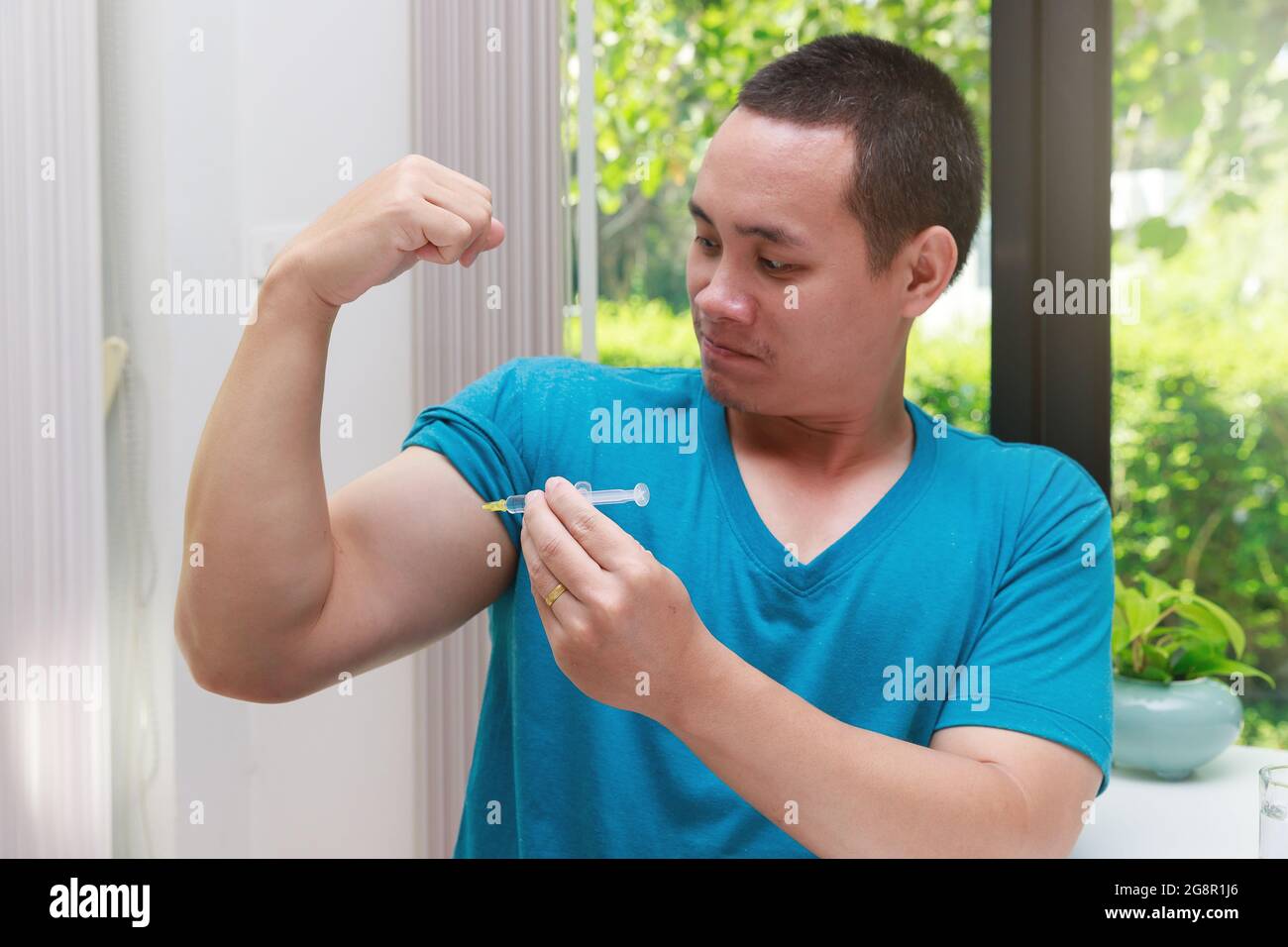 Steroid injection vein hi-res stock photography and images - Alamy