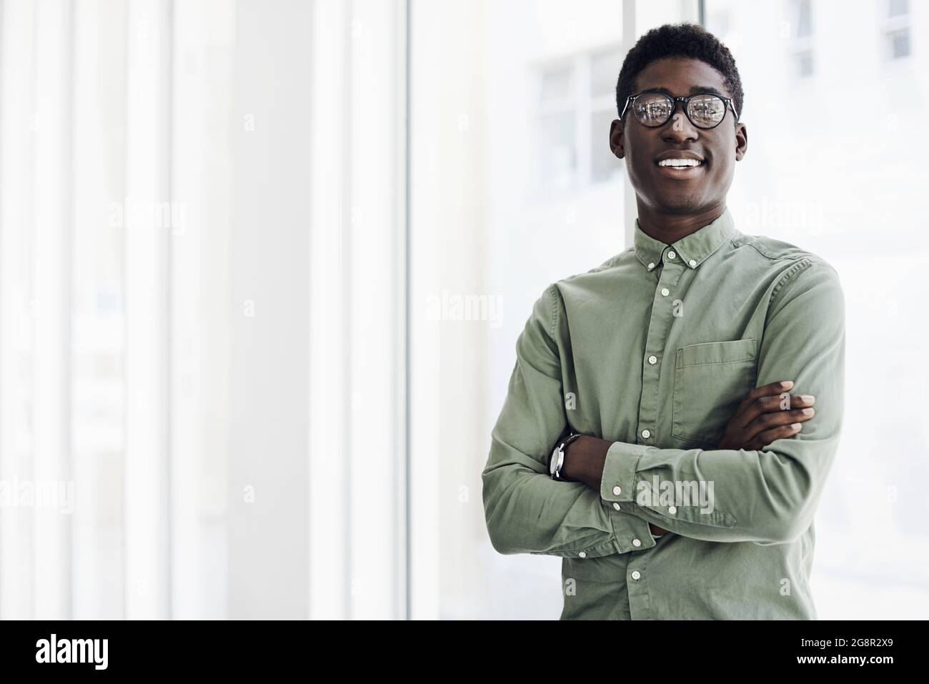 Young guy all alone at work hi-res stock photography and images - Alamy