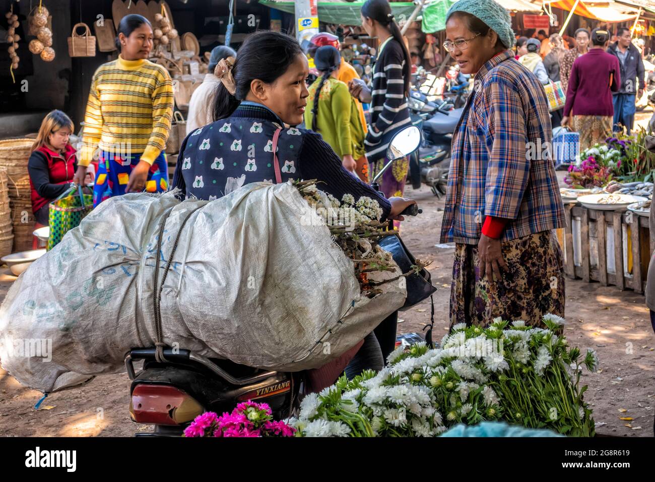 Fresh food and flower market in Yangon, Myanmar Stock Photo - Alamy