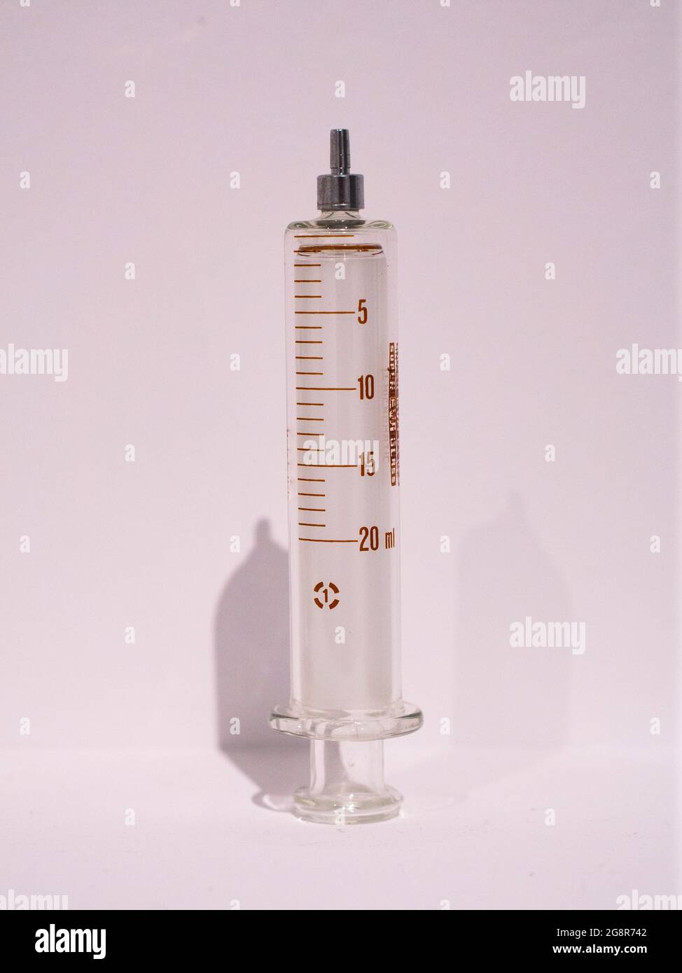 Syringe art hi-res stock photography and images - Alamy