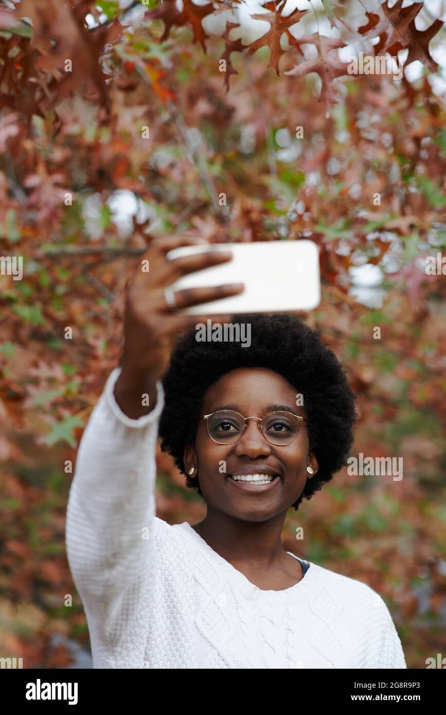 Female selfie 20s hi-res stock photography and images - Alamy