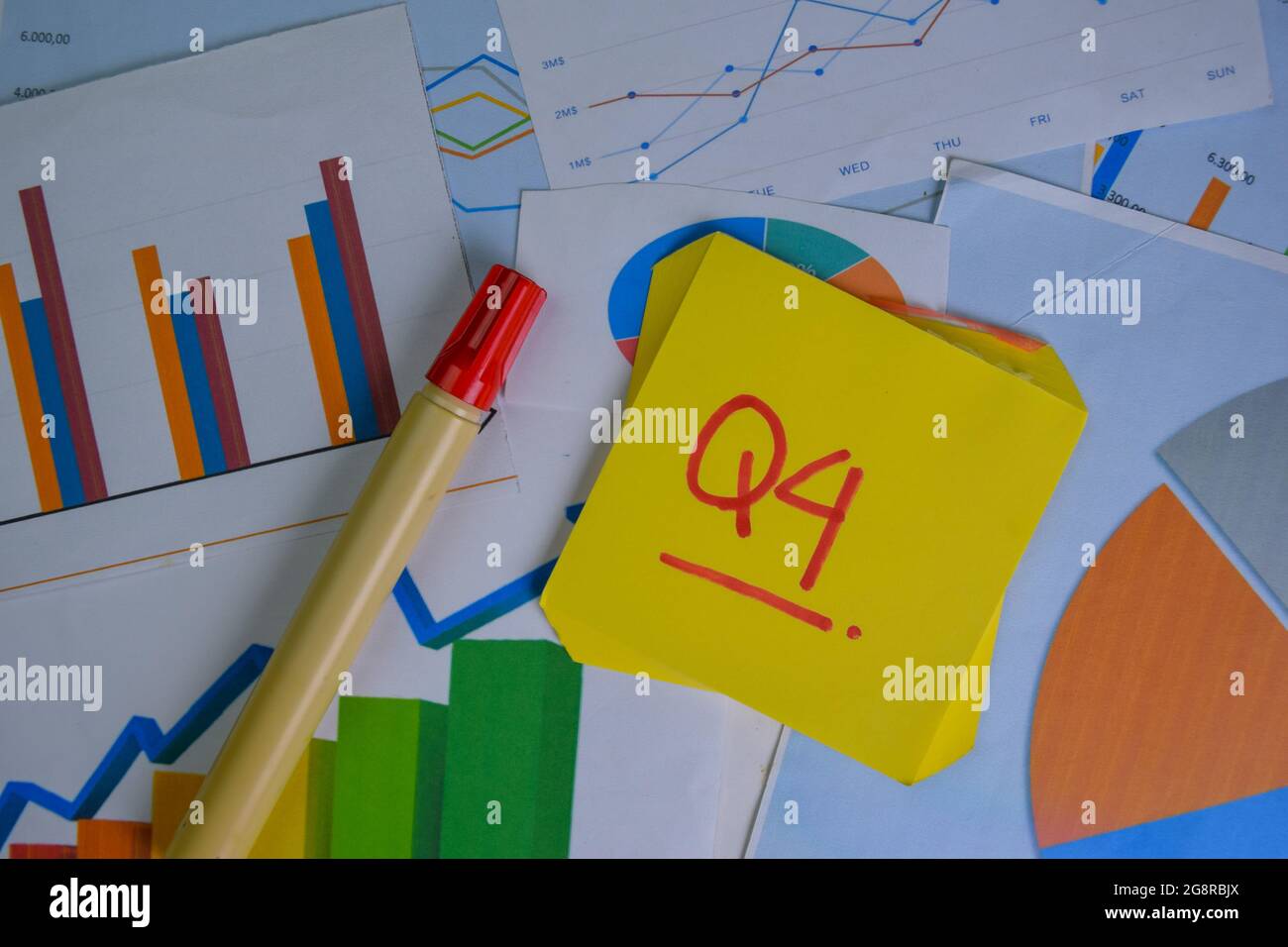 Q4 background hi-res stock photography and images - Alamy