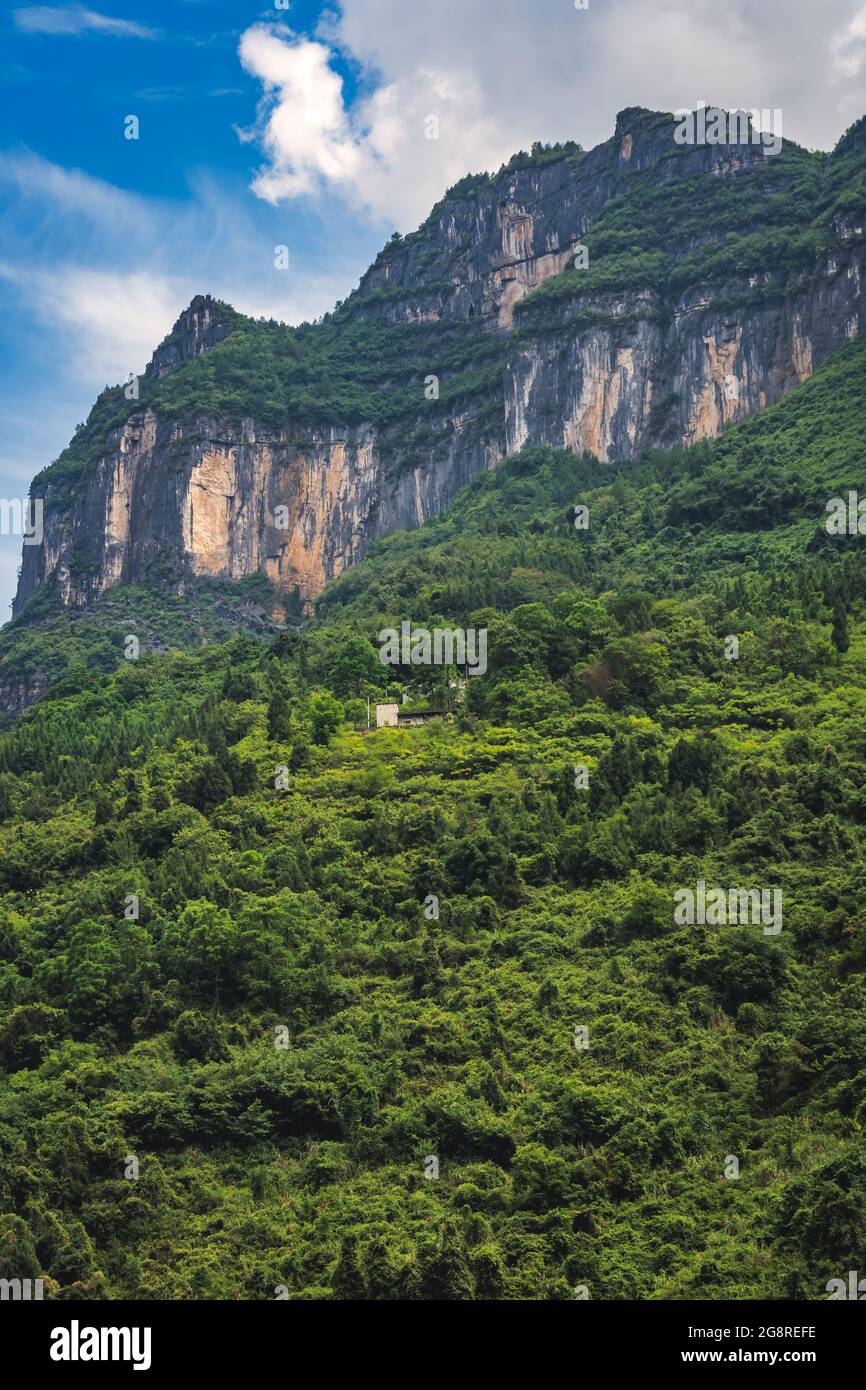 Stunning riverbank scenery of the Wu gorge on the magnificent Yangtze ...