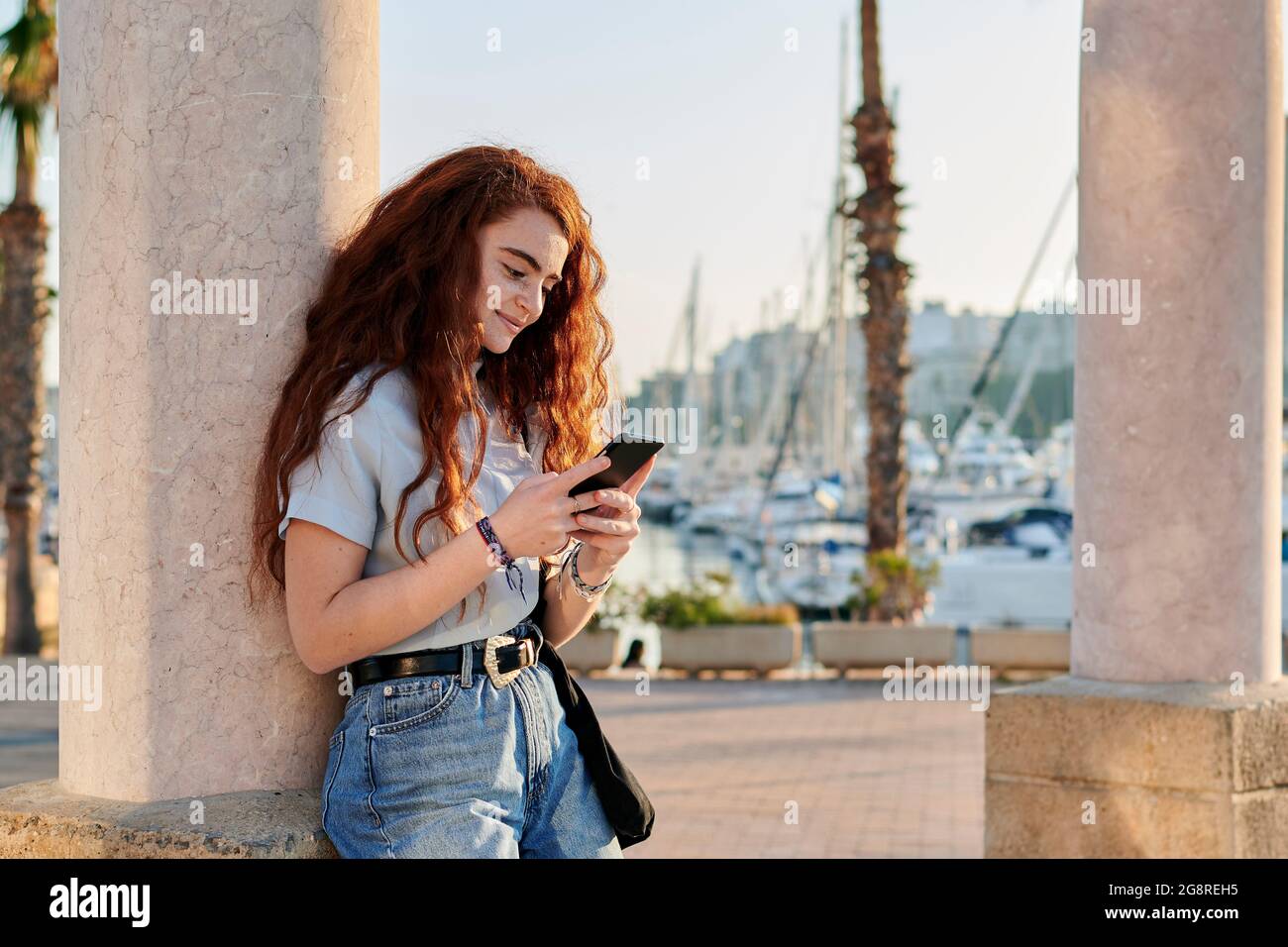 Seaport life hi-res stock photography and images - Alamy