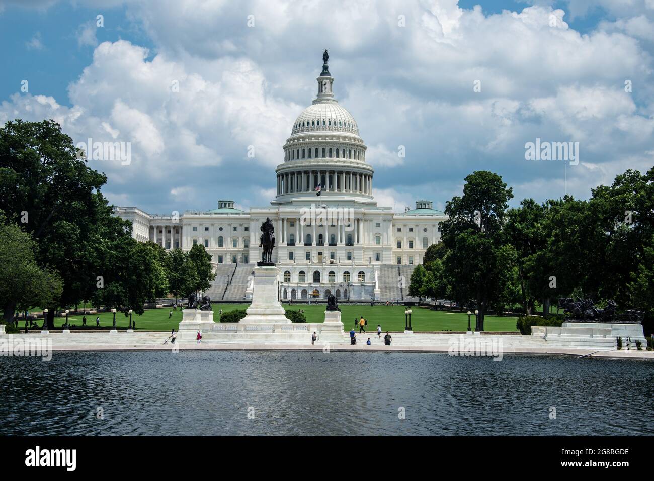 Capitol pool hi-res stock photography and images - Alamy