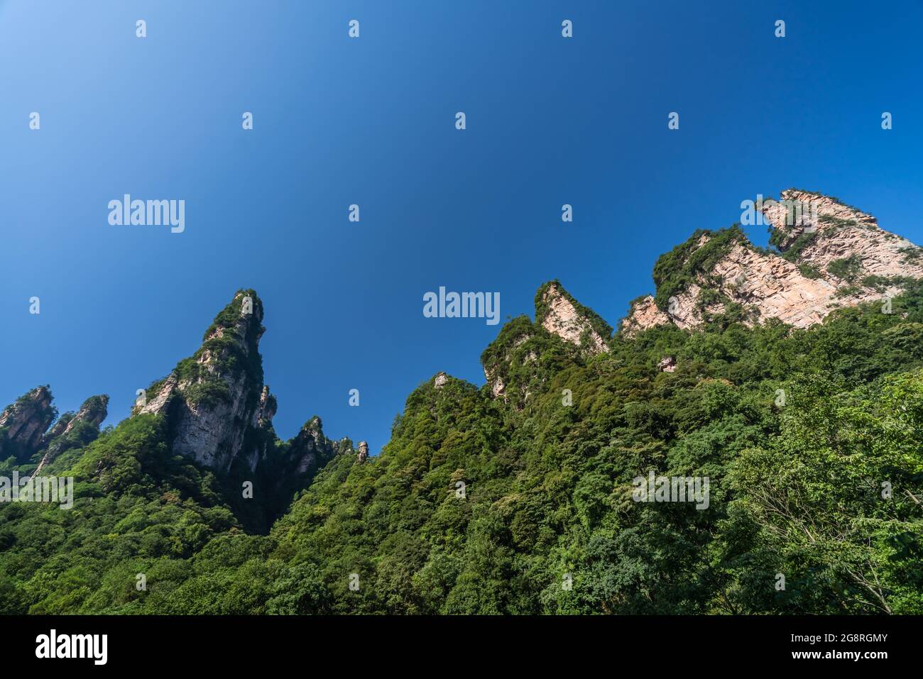 The Gathering of Heavenly Soldiers scenic rock formations, Avatar ...