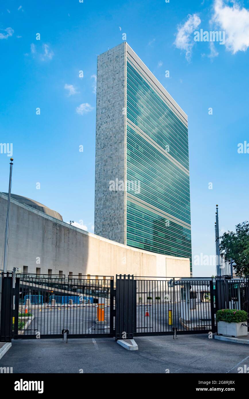 United Nations Headquarter building - New York City, USA Stock Photo ...