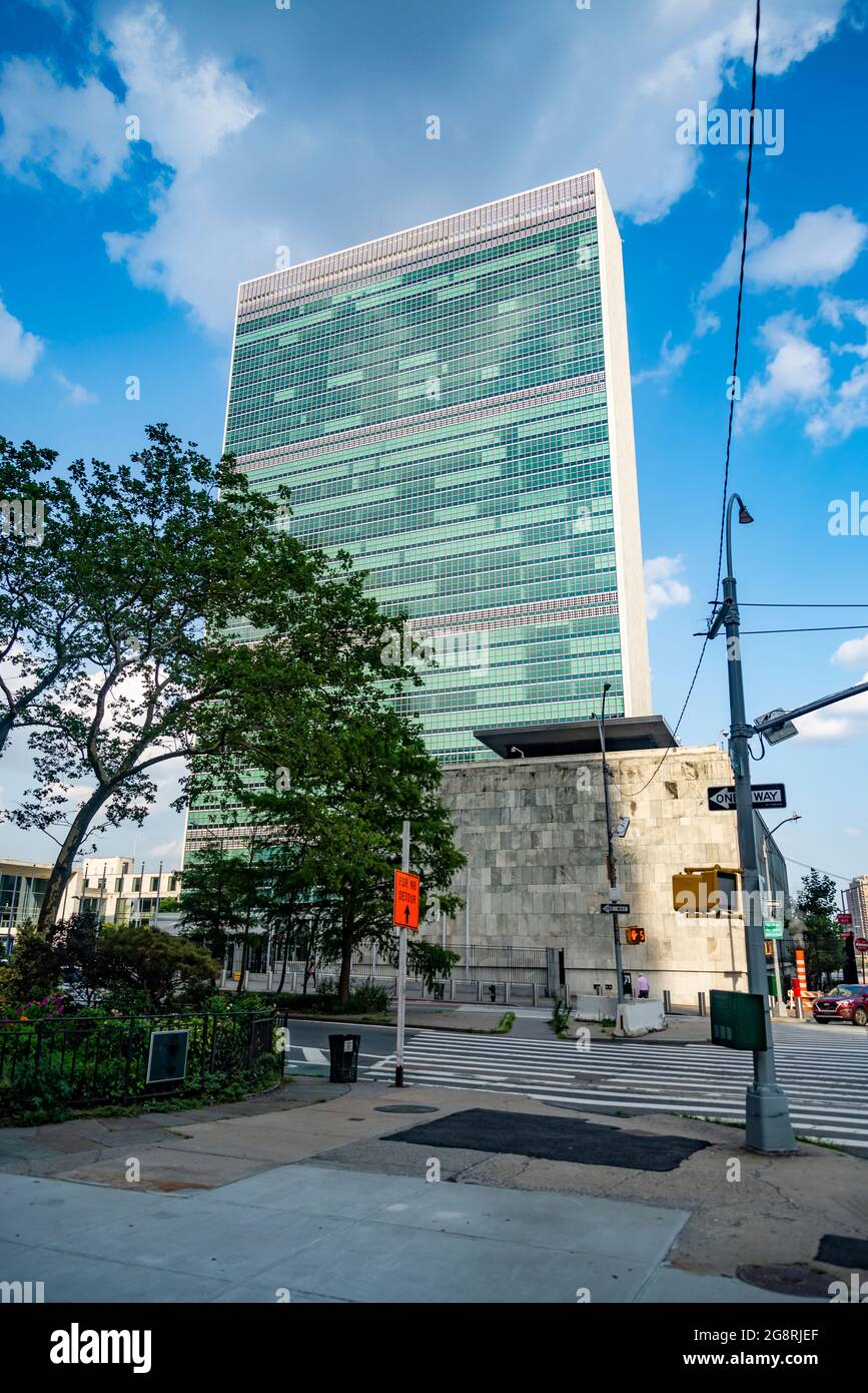 United Nations Headquarter building - New York City, USA Stock Photo ...