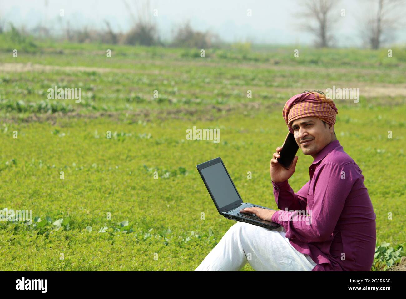 indian farmer talking phone call Stock Photo - Alamy