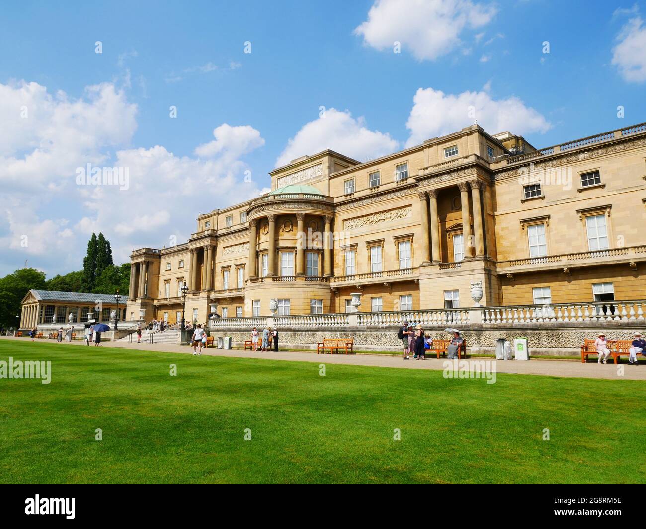 The Gardens at Buckingham Palace, London. England Stock Photo - Alamy