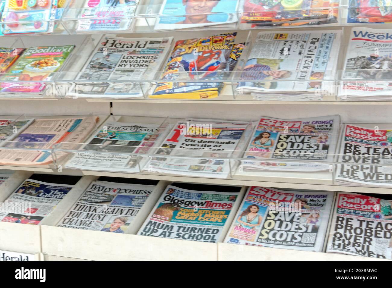 Uk newspapers 2021 hi-res stock photography and images - Alamy