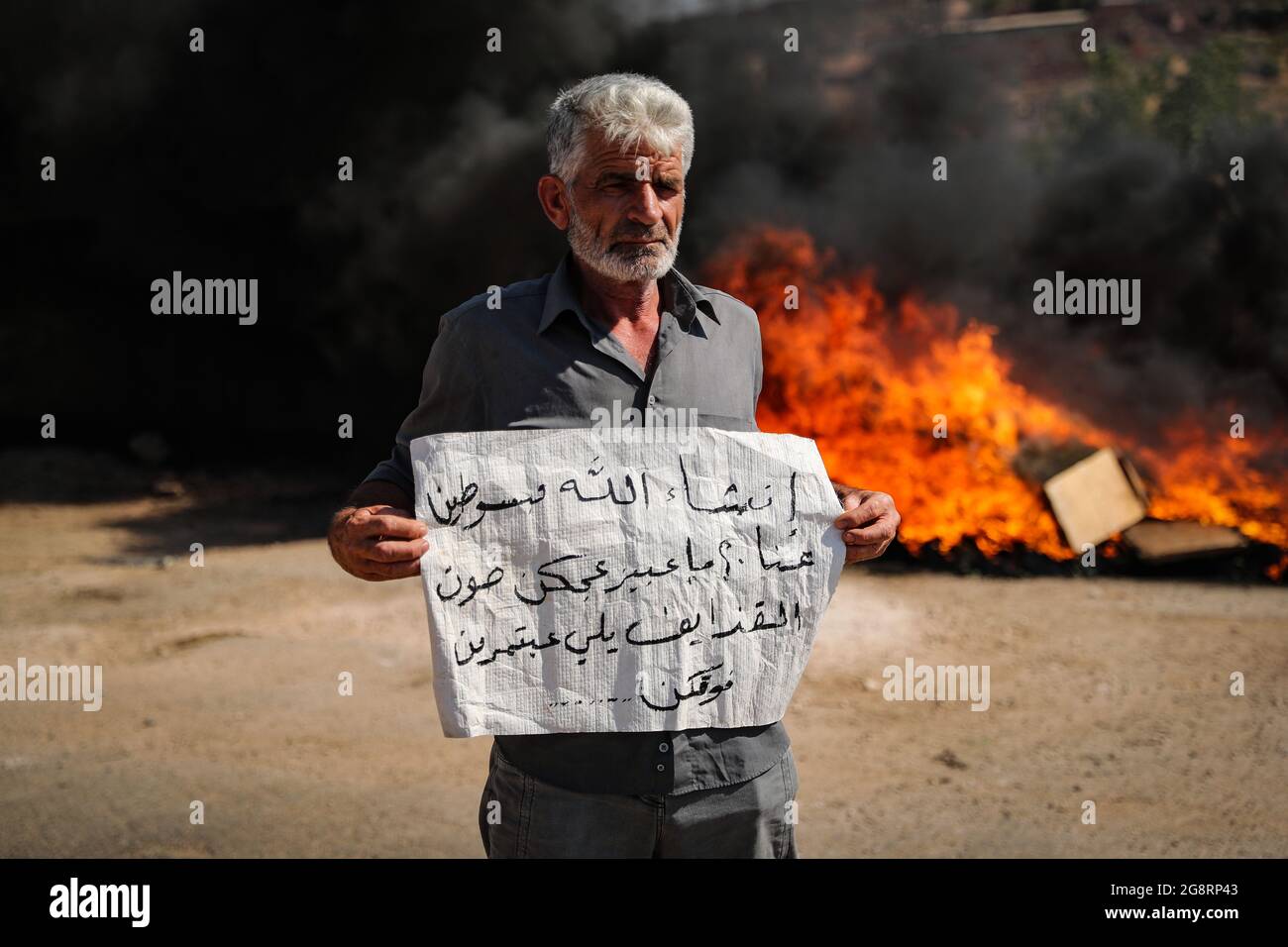 Happy civilians hi-res stock photography and images - Alamy