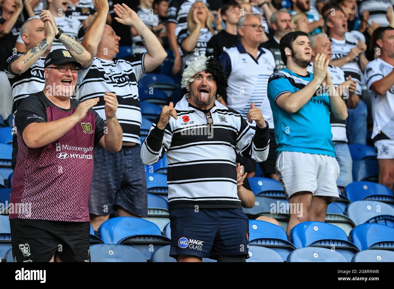 Hull fc fans cheer hi-res stock photography and images - Alamy