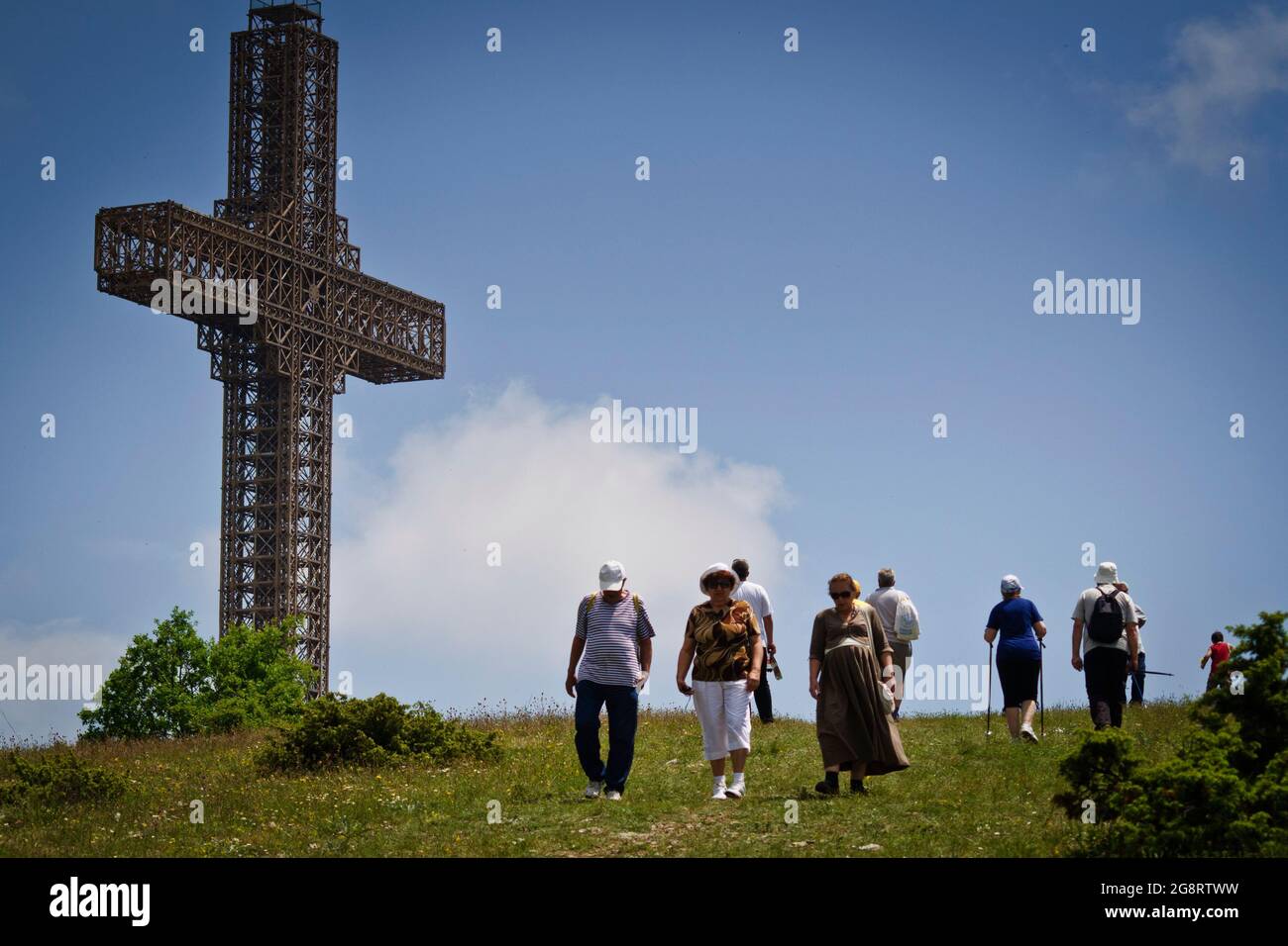 Large outdoor cross hi-res stock photography and images - Alamy