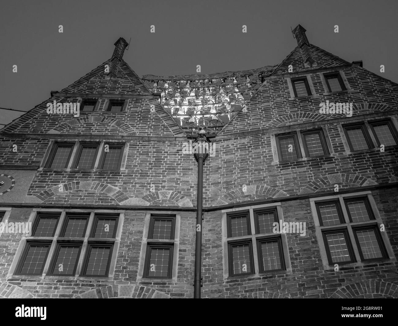 the city of bremen at night Stock Photo - Alamy