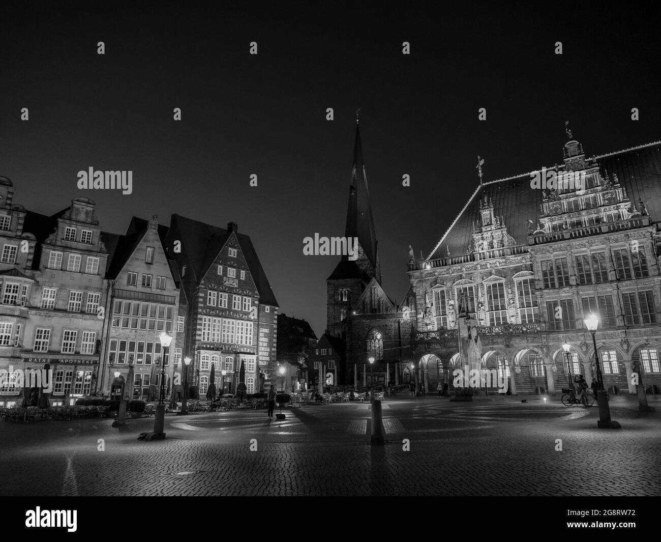 the city of bremen at night Stock Photo - Alamy