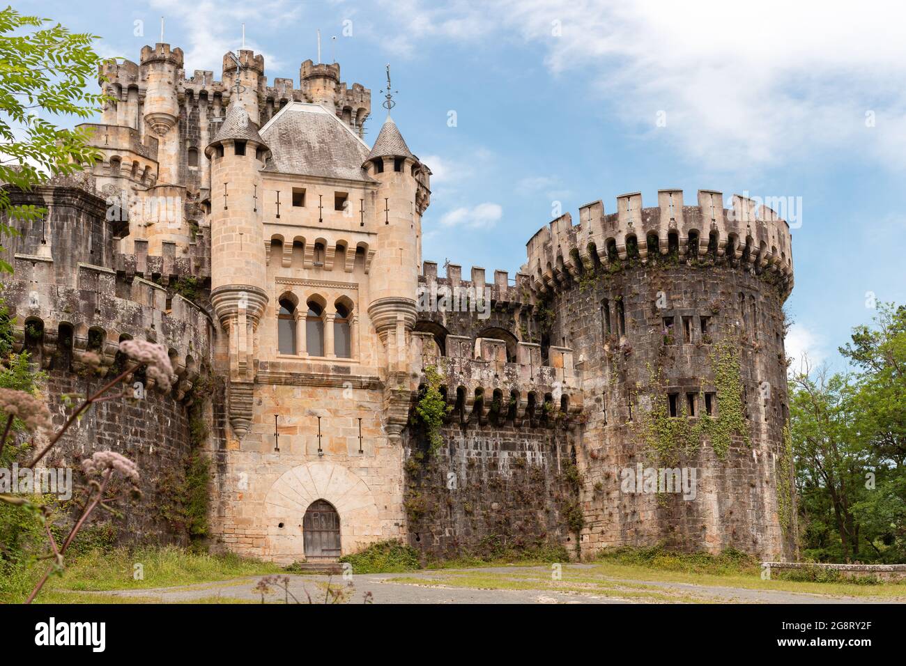 Butrón castle hi-res stock photography and images - Alamy