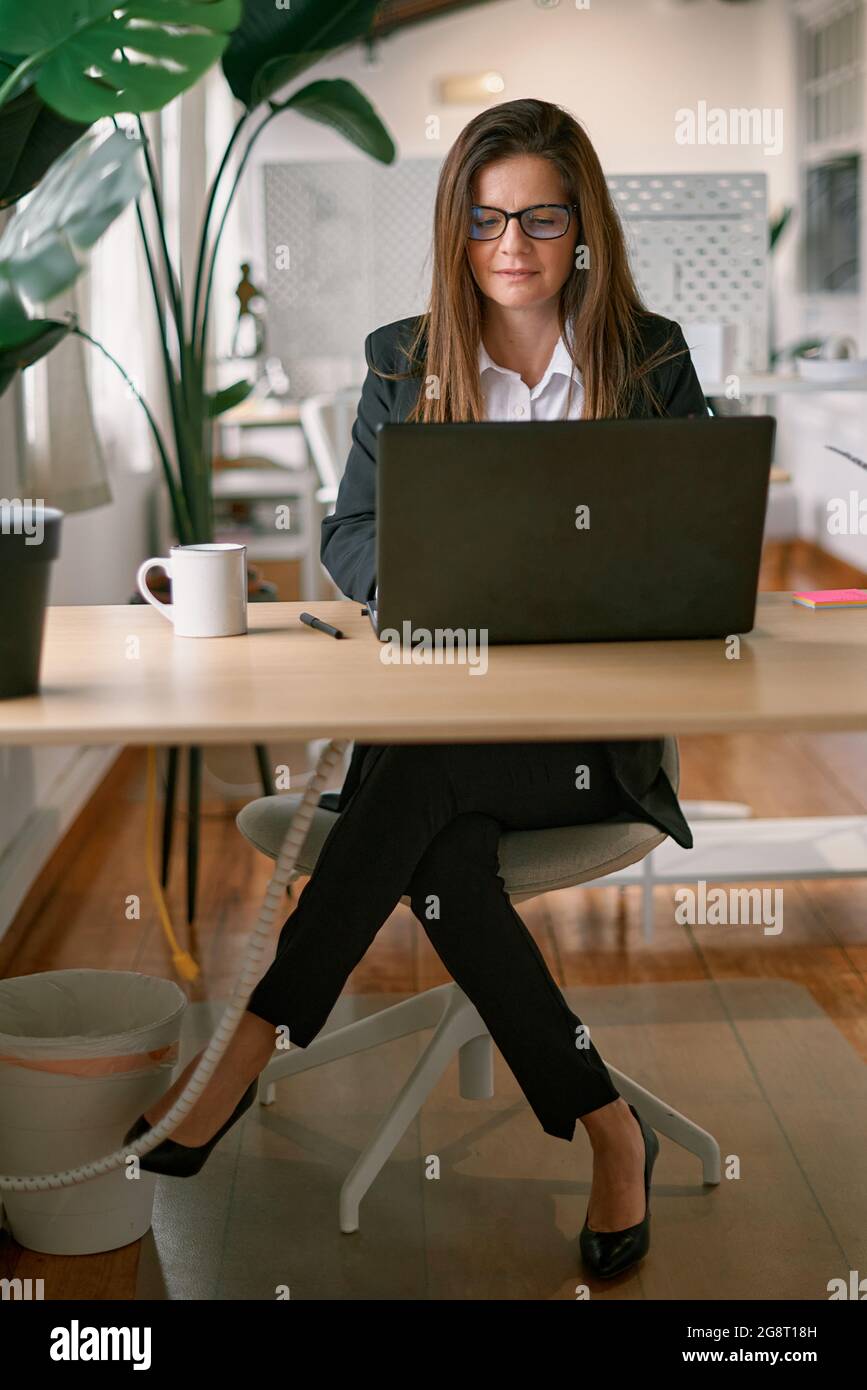 Workplace sit hi-res stock photography and images - Alamy