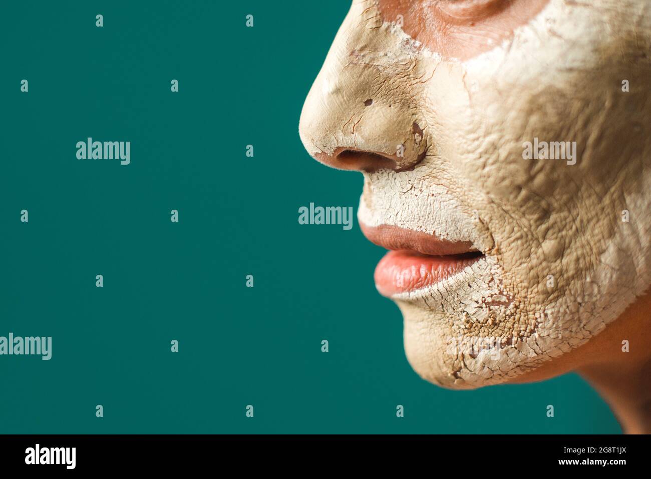 Clay facial hi-res stock photography and images - Alamy