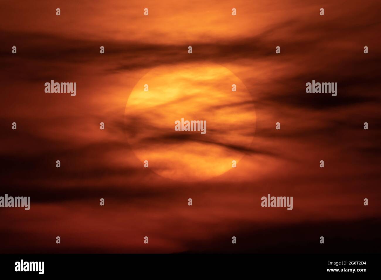 Amber extreme heat warning hi-res stock photography and images - Alamy